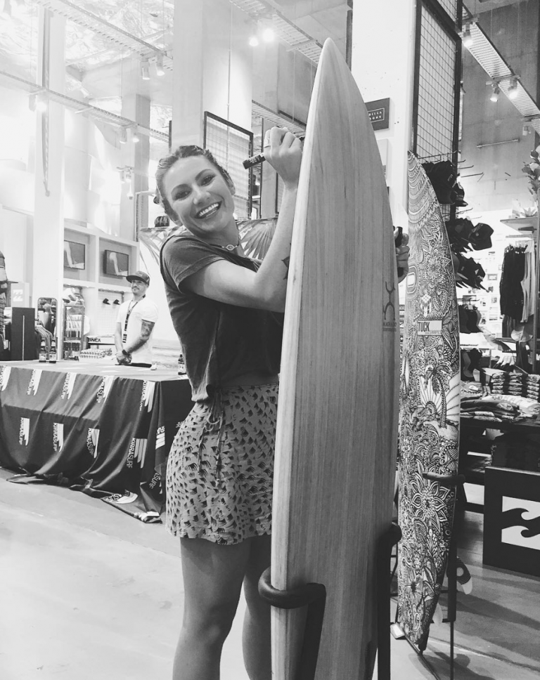 Spotlight : Jess Lambert - Curvy